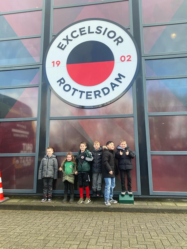 Leuk teamuitje voor de Onder 8 bij Excelsior Rotterdam | Vitesse Delft